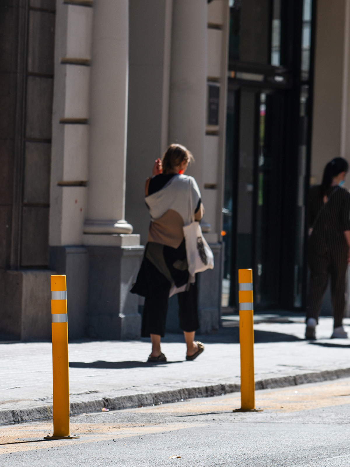 Las 4 claves de la exitosa pilona flexible BAR con luz solar - Benito ...